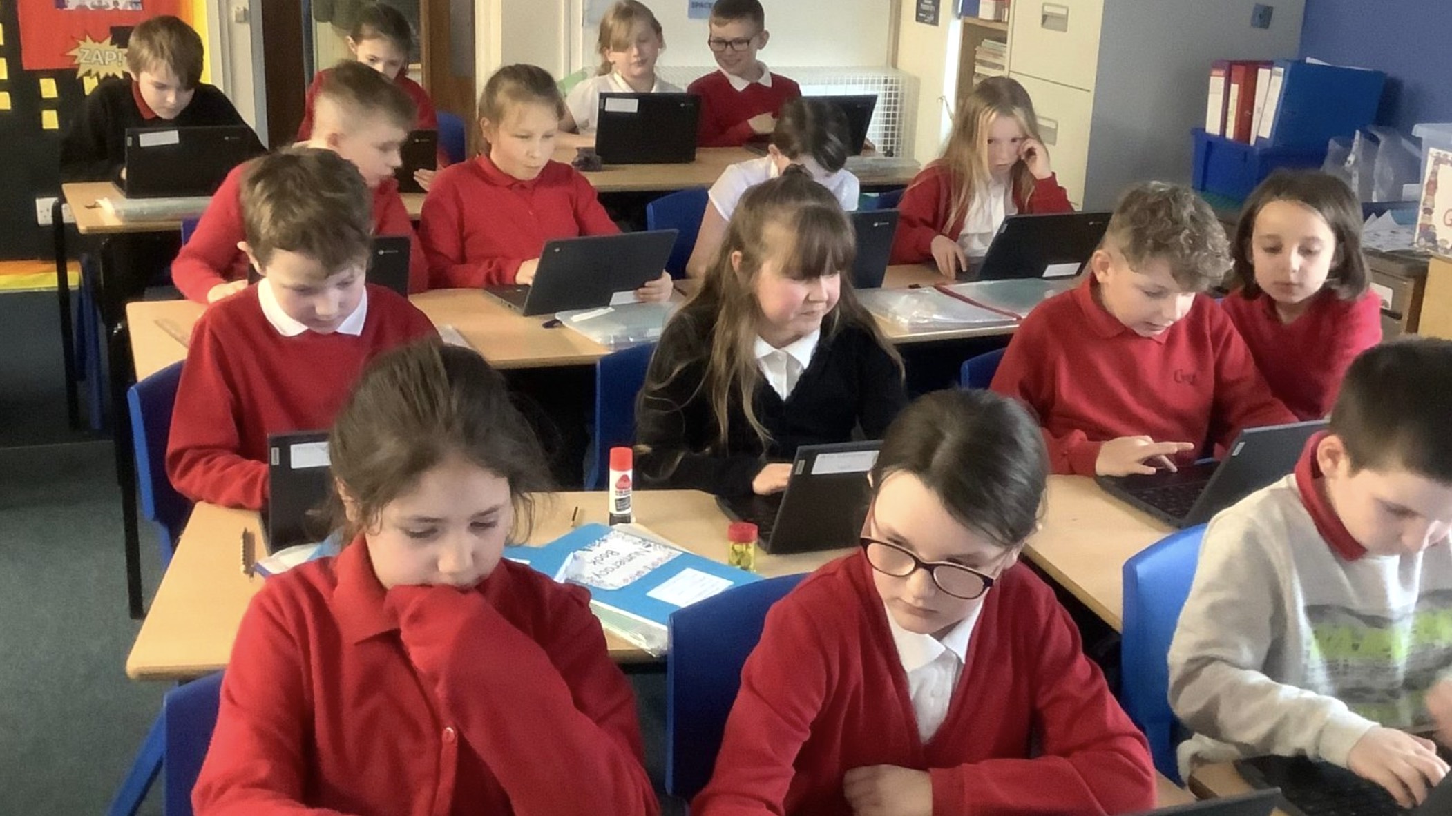 More Hull pupils to benefit from access to a laptop and Council calls ...