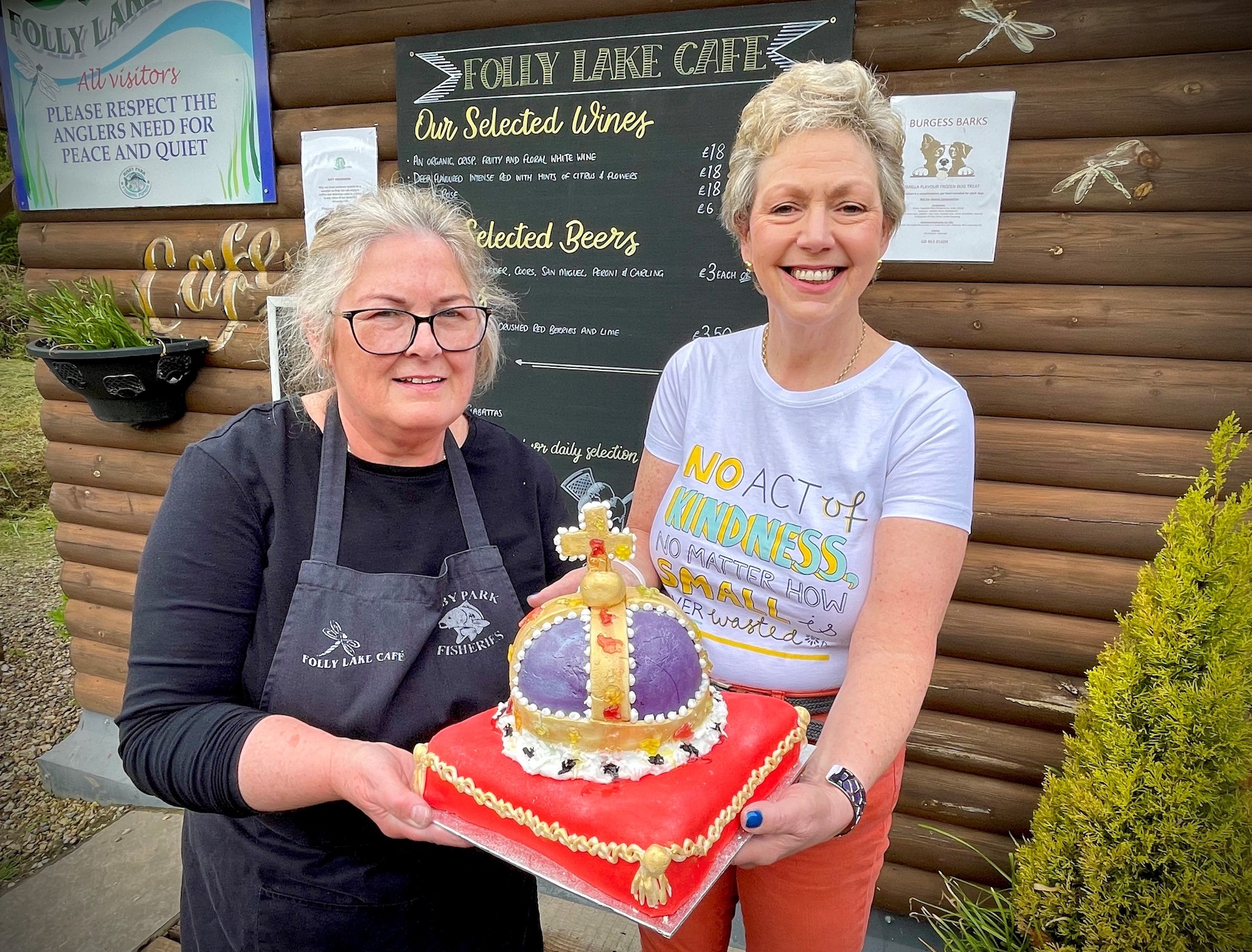 Baker crowns her career with gem of a cake for Daisy Appeal