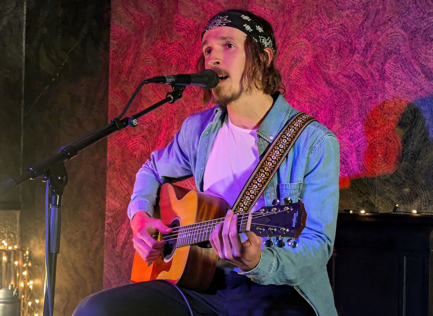 Hull singer songwriter makes debut at Yorkshire whisky distillery session