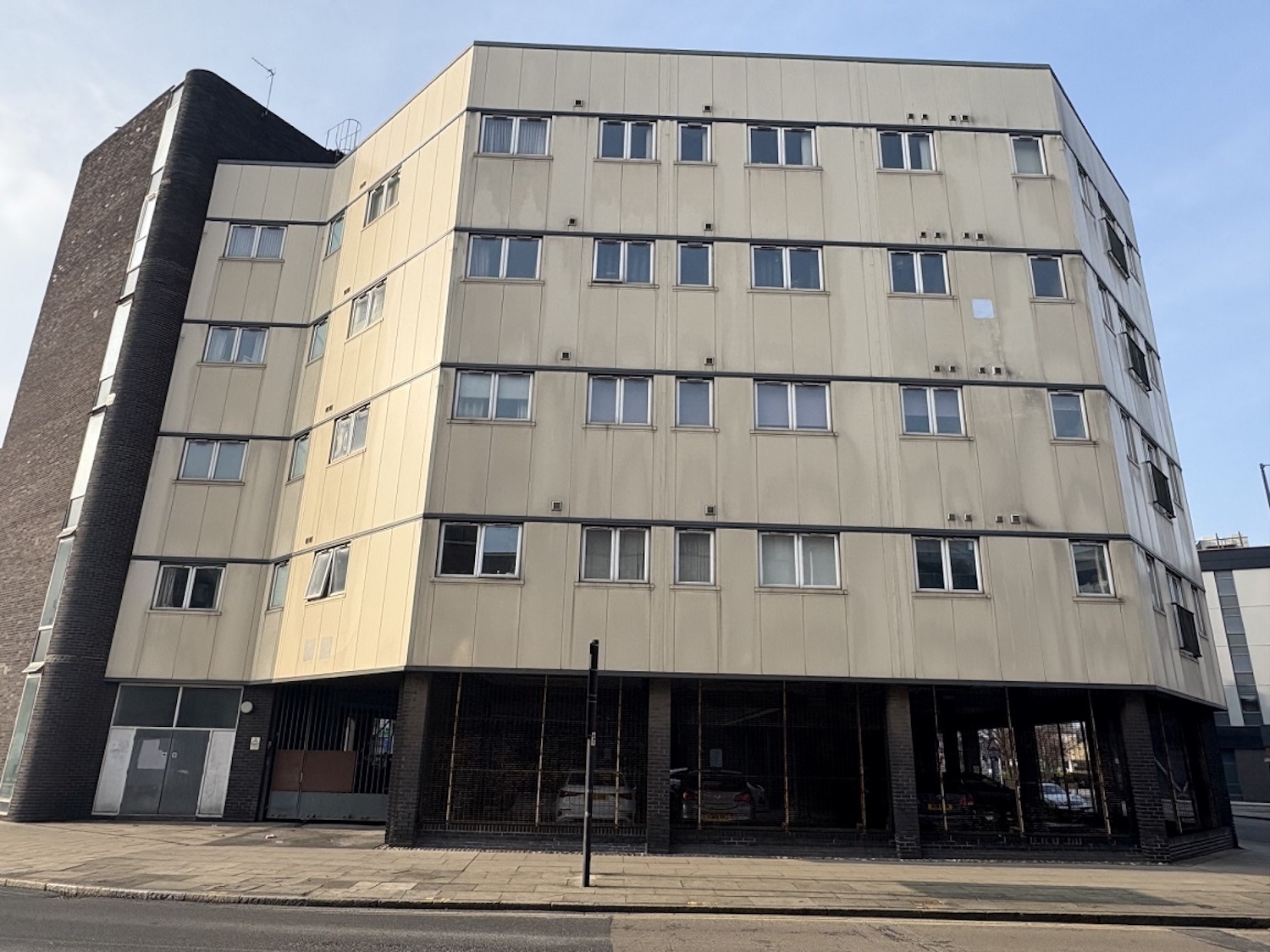 Work to start on recladding of Hull apartment building after £2.7m ...
