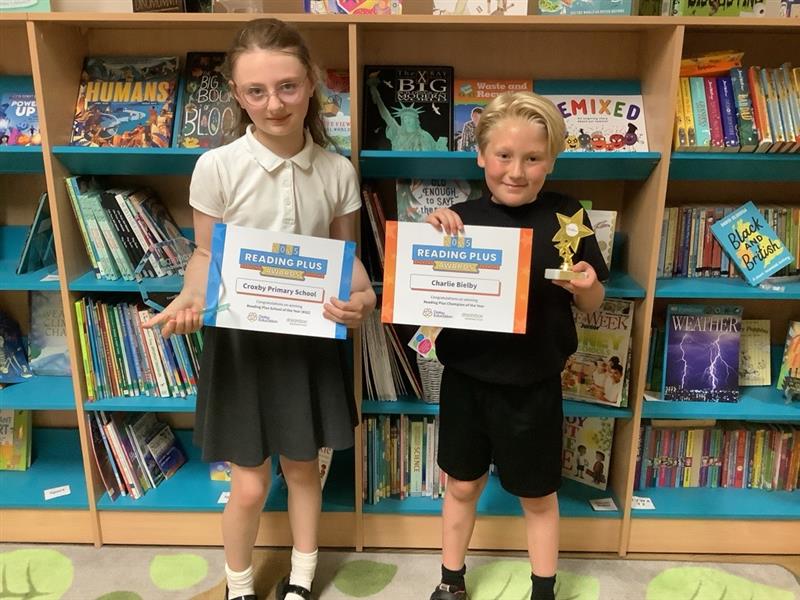 Hull primary school celebrates winning national reading award